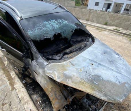 Investiganincendio de yipeta estacionada en SPM - Diario Libre